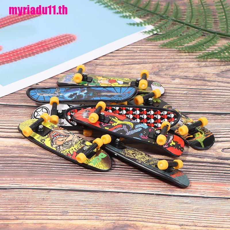 【Mrth】Mini Skateboard Finger Skateboard Toy 1:6 Dollhouse Mini Four ...