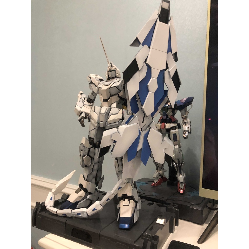 Part 1/60 PG Unicorn Gundam Shield DE Narrative Ver (ไม่มีตัวหุ่น ...
