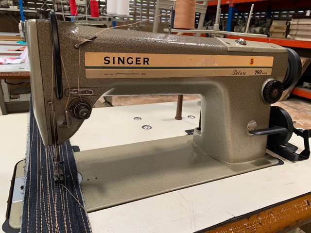 จักรเย็บเข็มเดี่ยวซิงเกอร์ (SINGER) รุ่น 292 - pumsarinee - ThaiPick