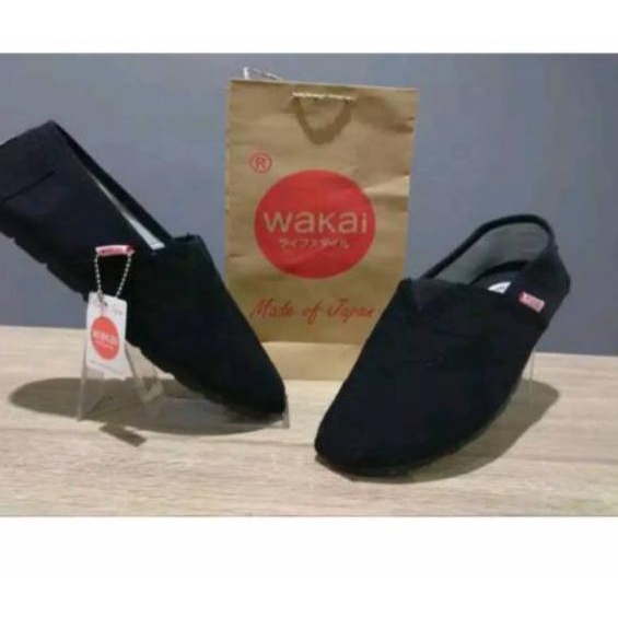 1.1 พร้อมส่ง (สไลด์รองเท้าบน WAKAI) ถุงกระดาษ แบบเต็ม สีดํา (ครบชุด ...