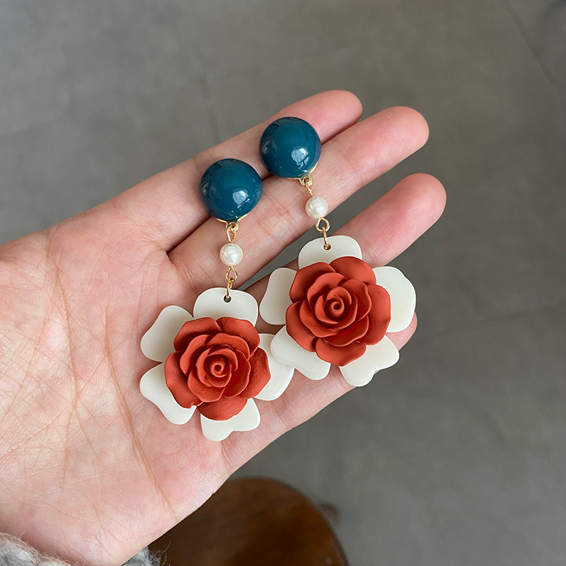 mg Studio S925 ต่างหูดอกไม้สีเงิน - mugua1s.th - ThaiPick