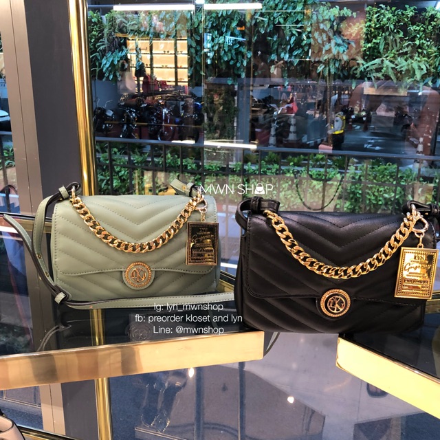 ดำมาเพิ่ม Lyn new collection isabel s | Shopee Thailand