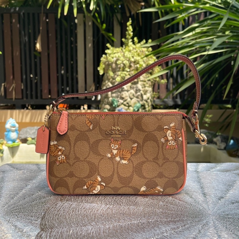 พร้อมส่ง แท้ NOLITA 19 IN SIGNATURE CANVAS COACH Mini pouch ...
