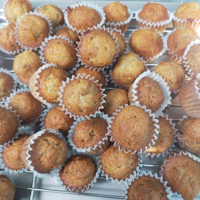 เค้กกล้วยหอมจิ๋วชิ้นละ 1 บาท ขั้นต่ำ 15 ชิ้น (ซื้อ 15 ชิ้นใส่กล่อง) ทำ ...