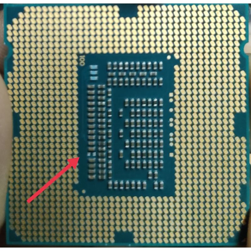 XEON E3 1270 V2 สินค้าตามรูปมีแต่ตัว CPU ตำหนิตามรูปเม็ดหลุดไป 1มีรอย ...