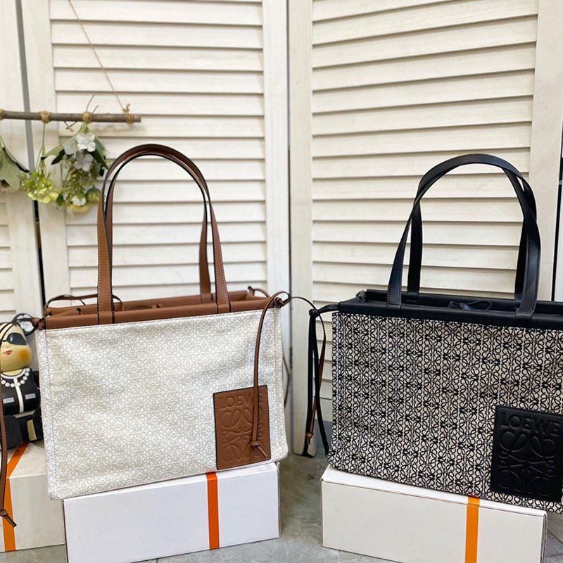 Loewe กระเป๋าสะพายไหล่ กระเป๋าช้อปปิ้ง ทรงโท้ท ขนาดใหญ่ จุของได้เยอะ ...