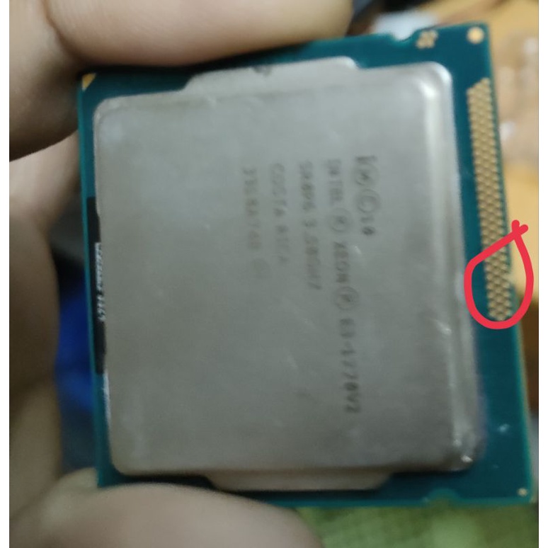 XEON E3 1270 V2 สินค้าตามรูปมีแต่ตัว CPU ตำหนิตามรูปเม็ดหลุดไป 1มีรอย ...