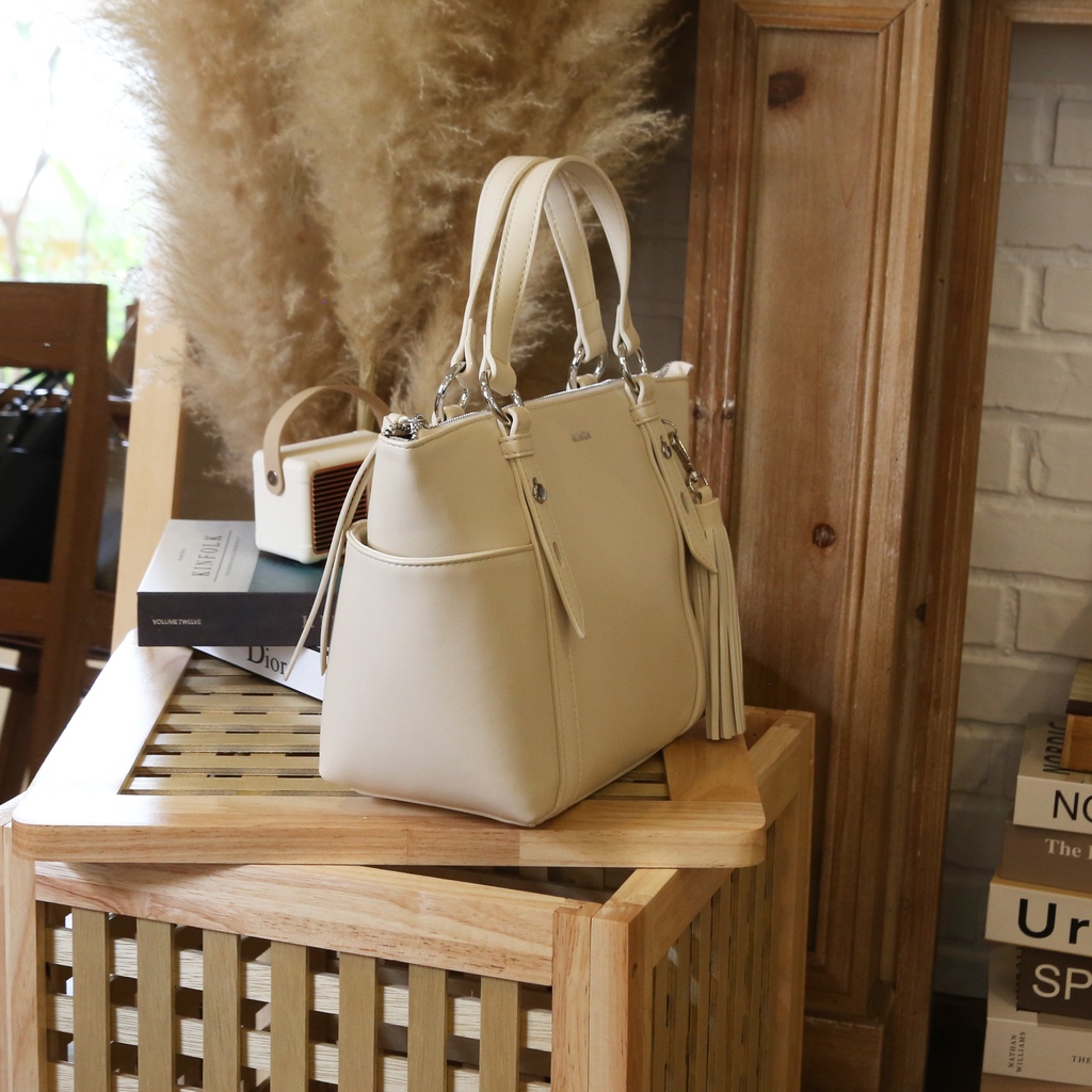 New Arrival สินค้ามาใหม่ MUNIGA กระเป๋าถือ รุ่น Flora - munigaofficial ...