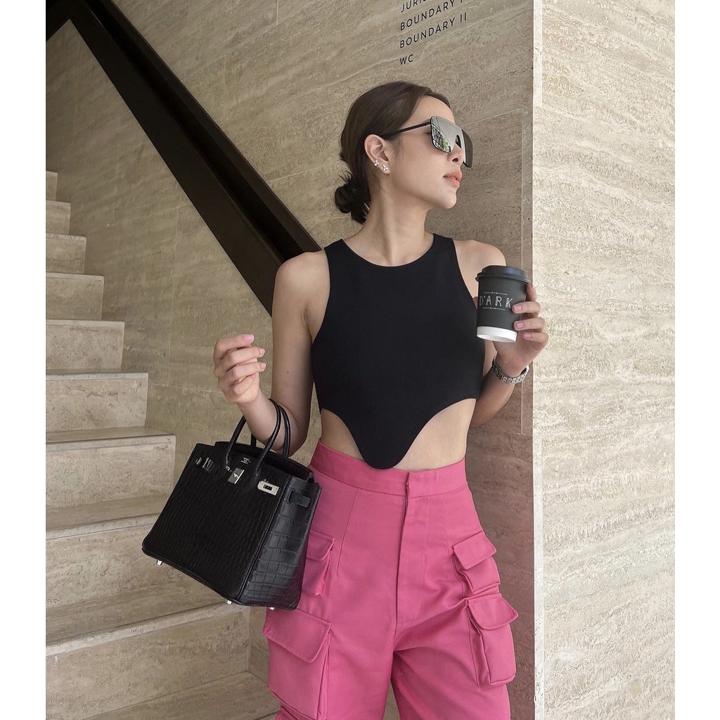 NOTBASIC เสื้อกล้ามครอปผ้าร่อง โชว์หลัง (ผ้าตัดเย็บงานไทย) รุ่น Curve tank top - notbasic_th ...