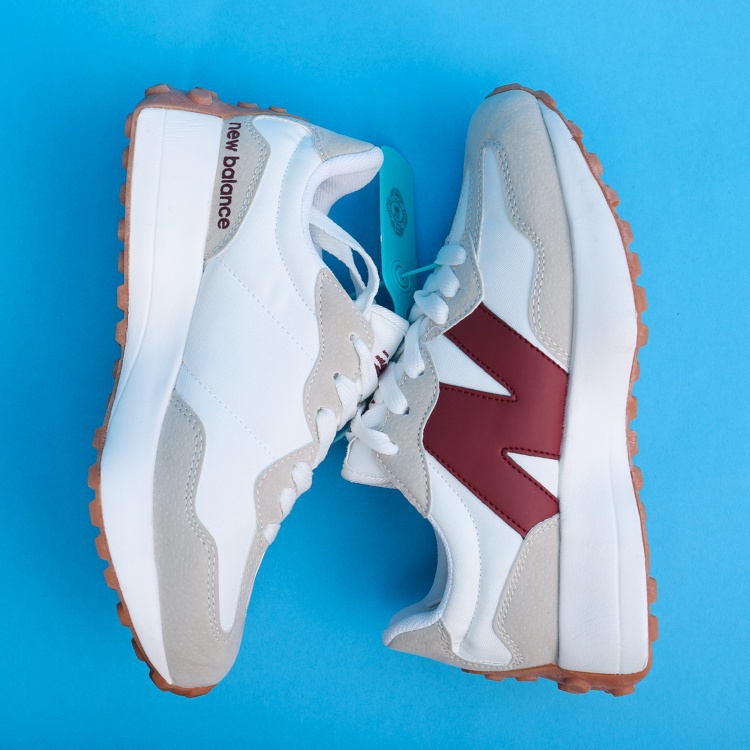 N327 รองเท้าผ้าใบลําลอง พื้นนิ่ม น้ําหนักเบา สีแดง สีขาว เหมาะกับการ ...