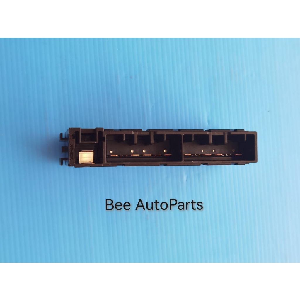 กล่องฟิวส์ รีเลย์ TOYOTA vigo 2.7 เน ชิน prius ตัว D แท้ 82641-71010 - iraqivl - ThaiPick