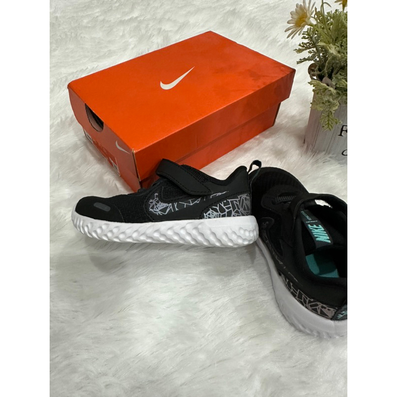 รองเท้า Nike เด็กของแท้มือสอง ถูกที่สุด พร้อมโปรโมชั่น มิ.ย 2024|BigGoเช็คราคาง่ายๆ