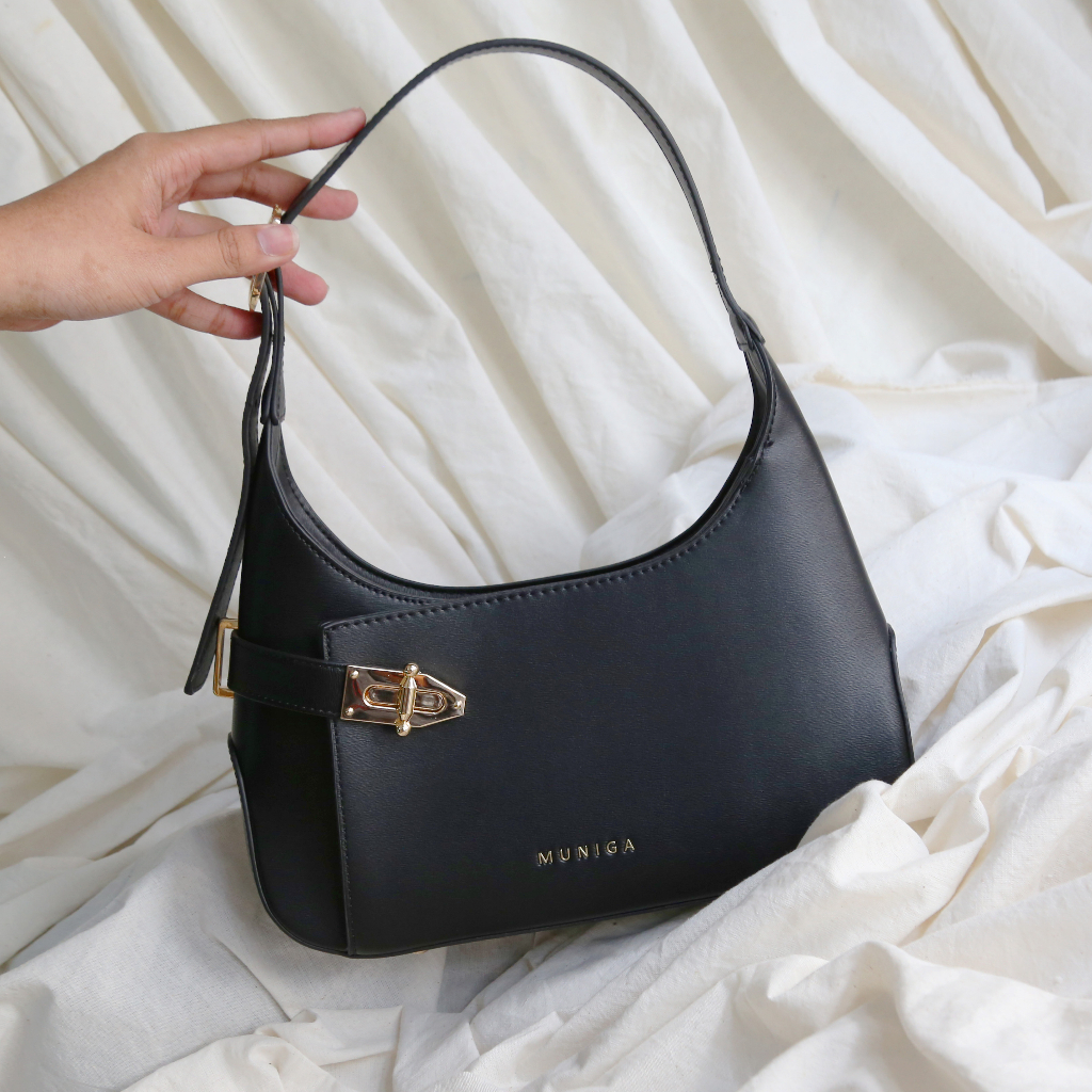 New Arrival สินค้ามาใหม่ MUNIGA กระเป๋าสะพาย รุ่น Nami - munigaofficial ...