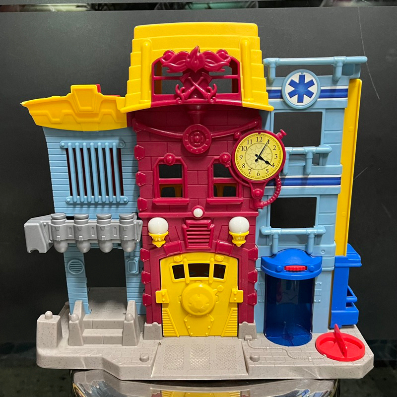 Imaginext Rescue City Center ฉากของเล่น ตัวเล่น หุ่นยนต์ของเล่น **มือ ...