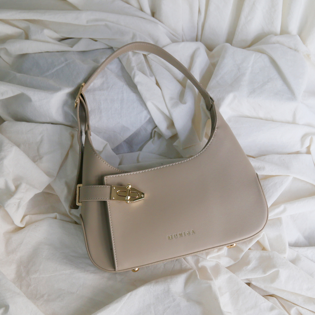 New Arrival สินค้ามาใหม่ MUNIGA กระเป๋าสะพาย รุ่น Nami - munigaofficial ...