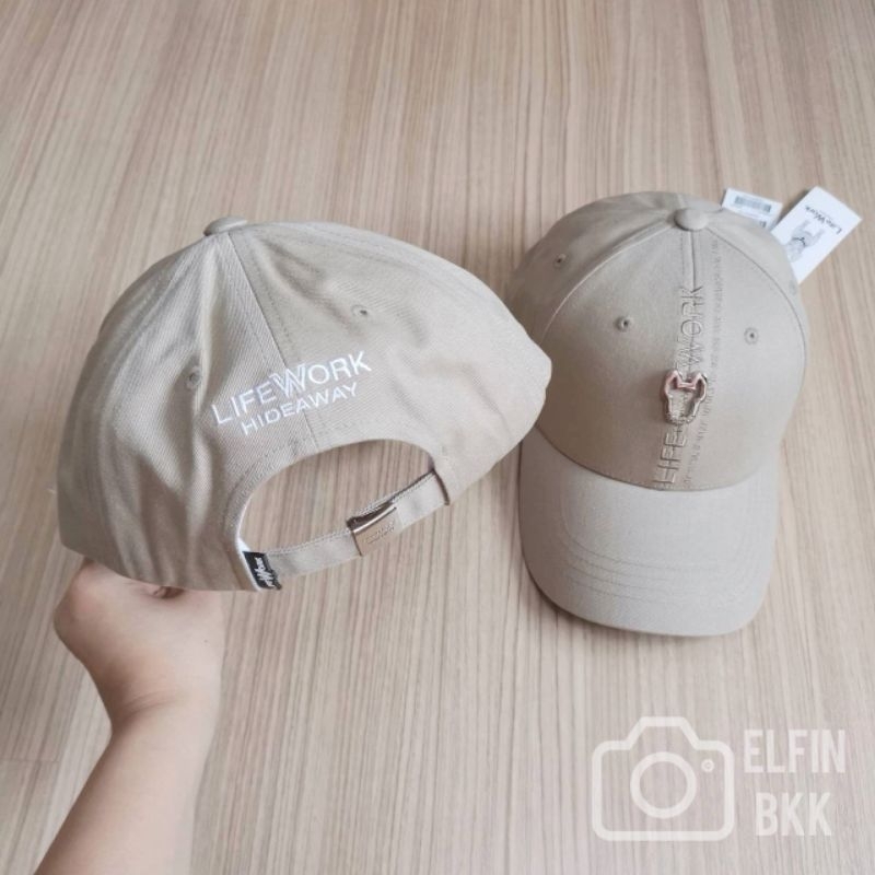 รุ่นใหม่ LIFEWORK Logo Accent Cotton Baseball Cap หมวกแก๊ป สีดำ สีเบจ ...