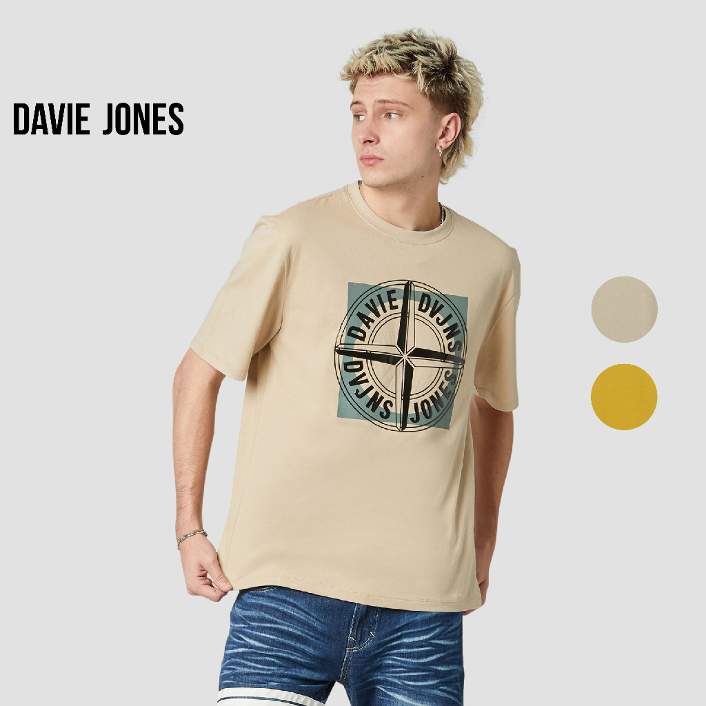DAVIE JONES เสื้อยืดพิมพ์ลายโลโก้ ทรง Relaxed Fit สีเหลือง สีครีม Logo ...