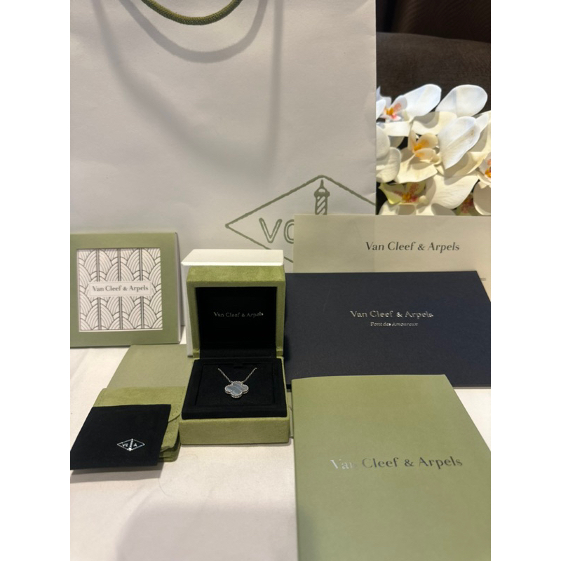 VAN Cleef แท้ ถูกที่สุด พร้อมโปรโมชั่น ต.ค. 2024|BigGoเช็คราคาง่ายๆ