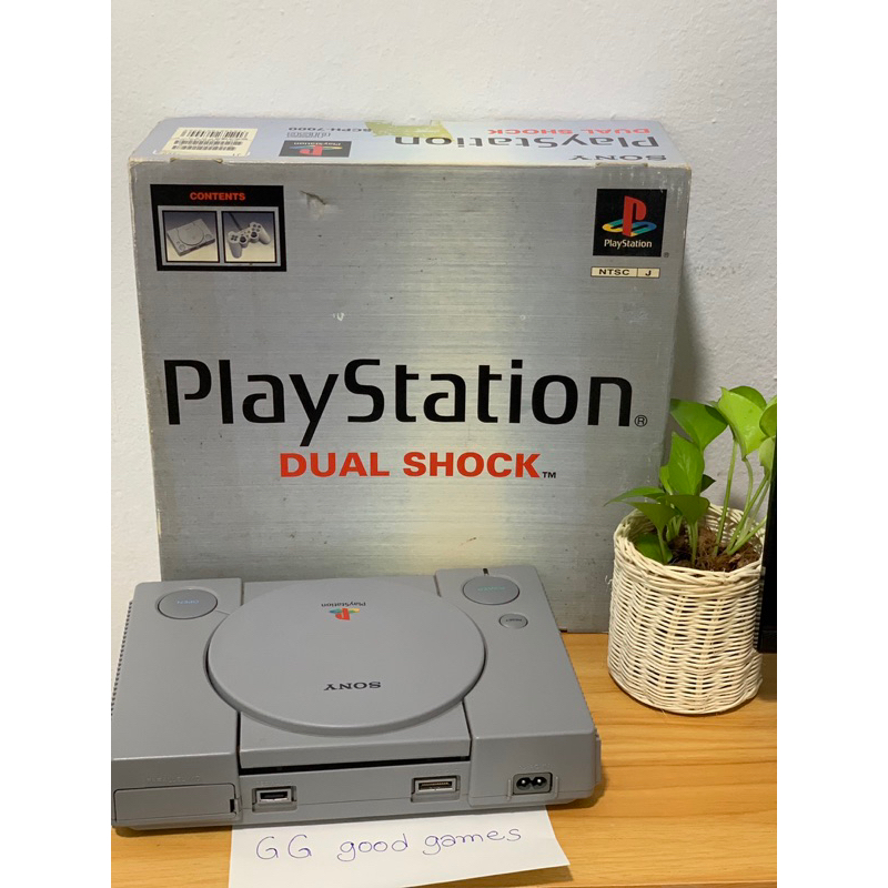 ps1 (Fat) มือสอง เครื่องญี่ปุ่น 110v เสียบสเตปดาวน์ทุกครั้งก่อนเล่นครับ รุ่น SCPH-7000 มีกล่อง ...